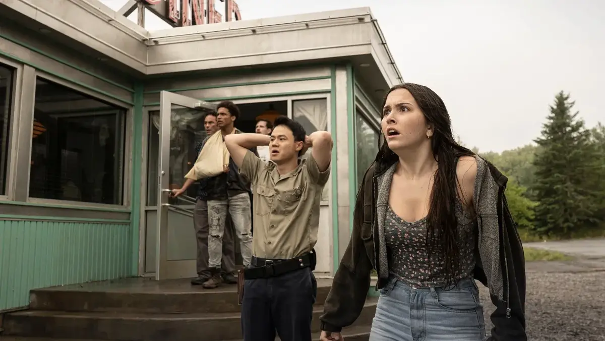 From Season 3 Finale Explained: Who Is Man in Yellow & How Are Tabitha ...