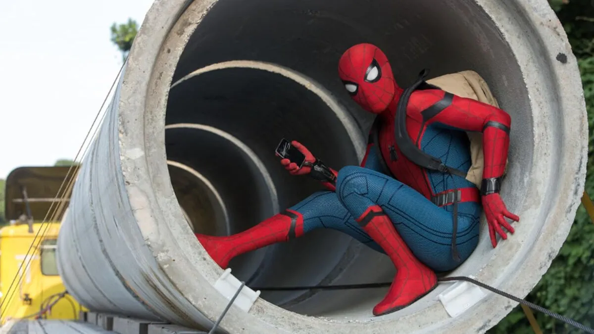 Small but Precious: How Old Is Peter Parker in 'Spider-Man: Homecoming ...