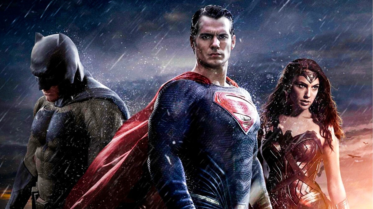 The DCEU Slate Announced In 2014 Looks Like a Cruel Joke Now ...