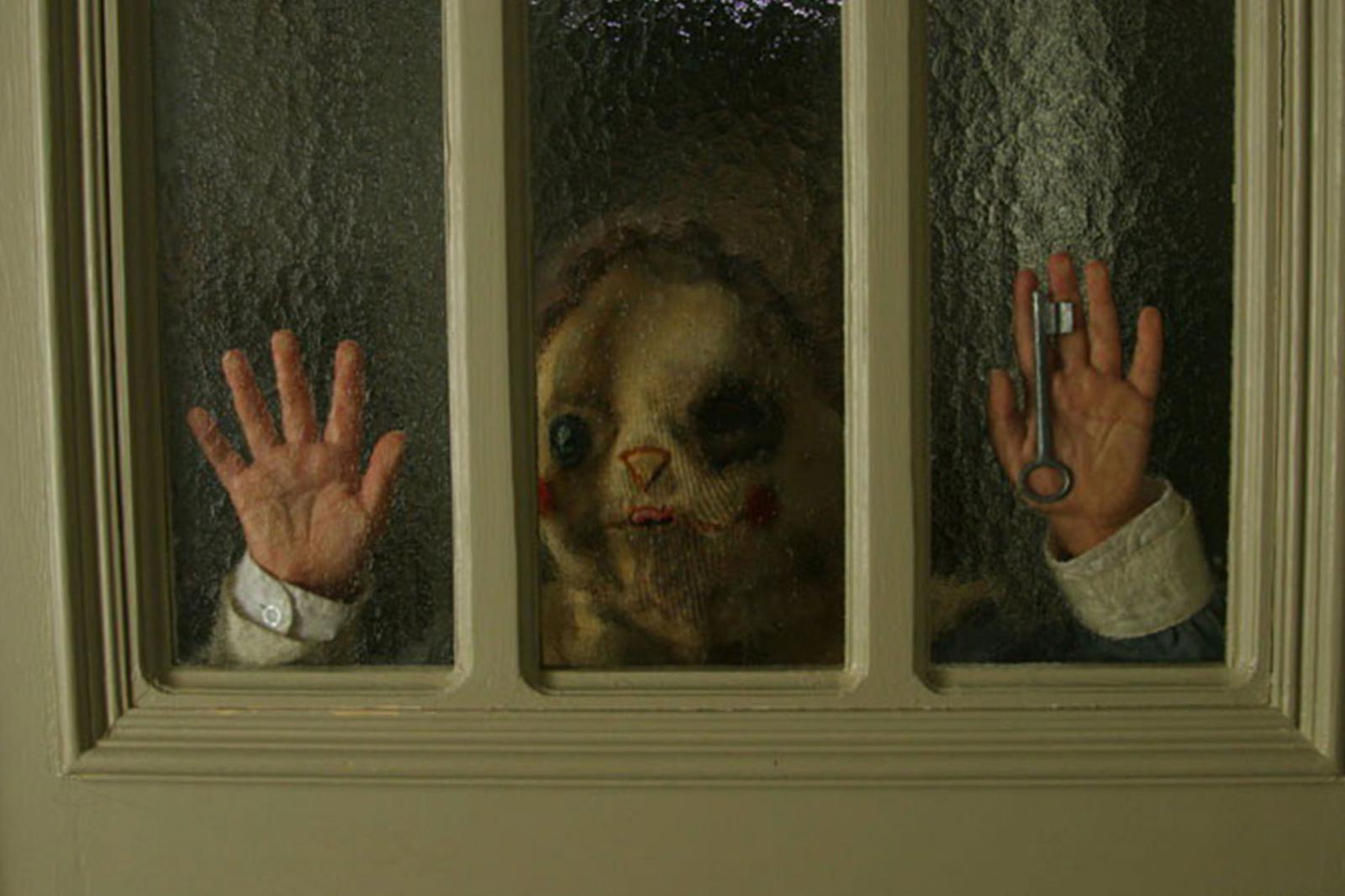 5 Chilling Horror Movies Plot Twists You Never Saw Coming 5 Chilling Horror Movies Plot Twists You Never Saw Coming