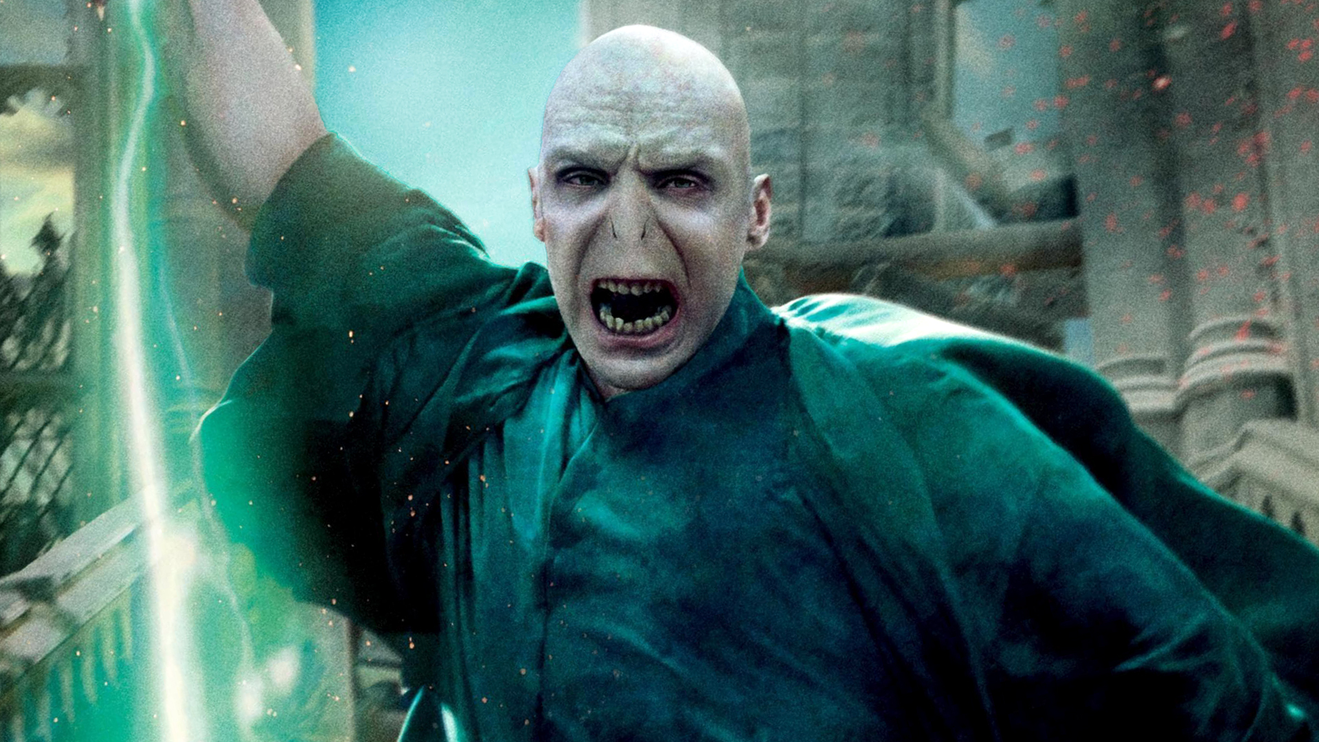 Voldemort Literally Wore Drag Under His Robe, Ralph Fiennes Confirms ...