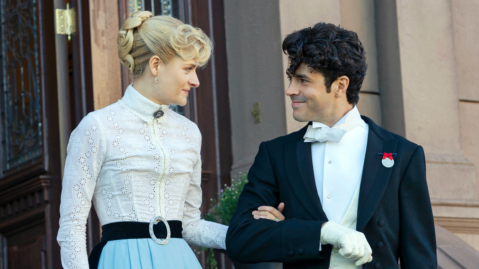 the-gilded-age-s-marian-and-larry-were-meant-to-be-from-the-very