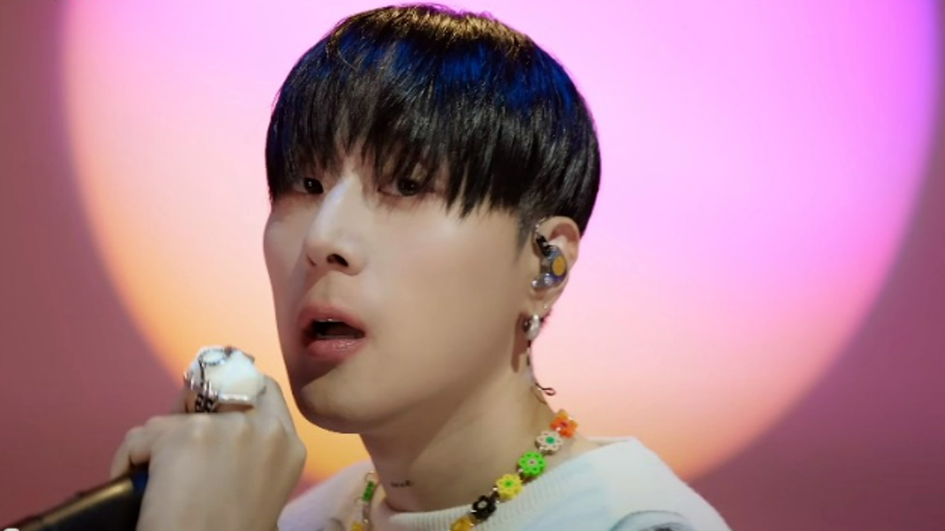 PH-1 Leaving Gifts for Fans in His Albums Is Both Adorable and Hilarious