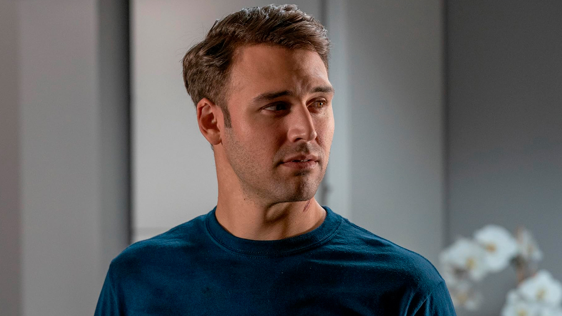 911 Has Potential For a Great Queer Storyline But Keeps Missing Out