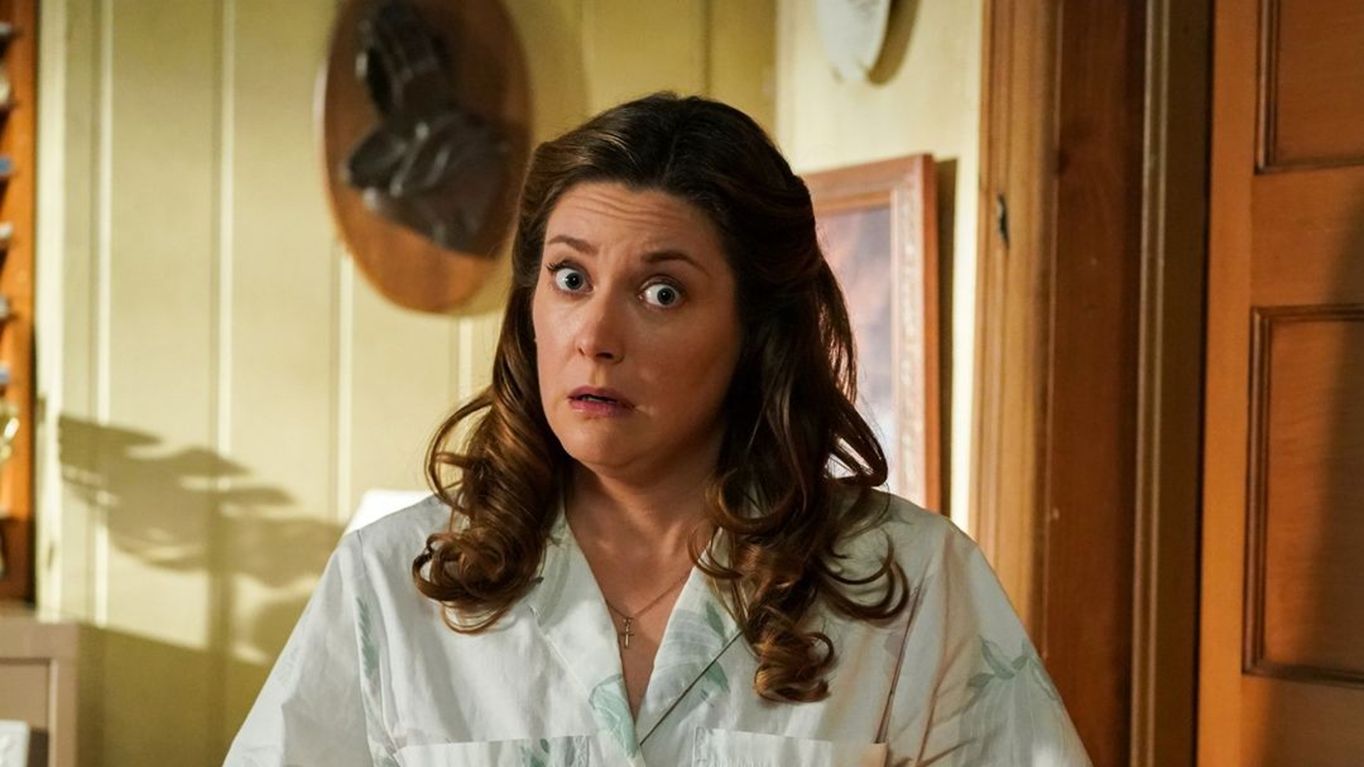 Young Sheldon's Mary Cooper Is Not As Bad Of A Mother As You Think She ...